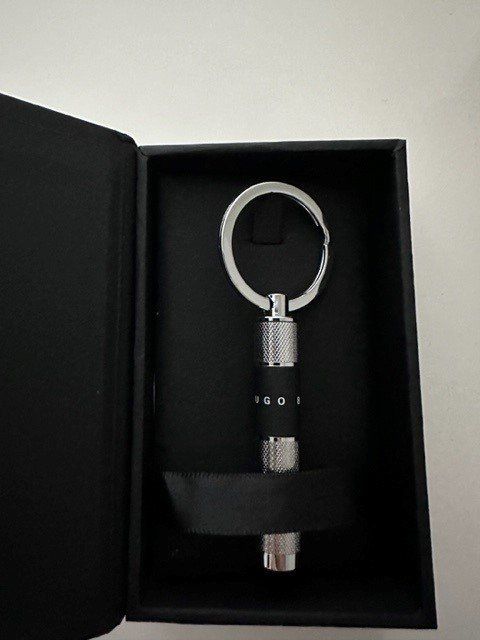 Hugo Boss Schlüsselanhänger | Kaufen auf Ricardo