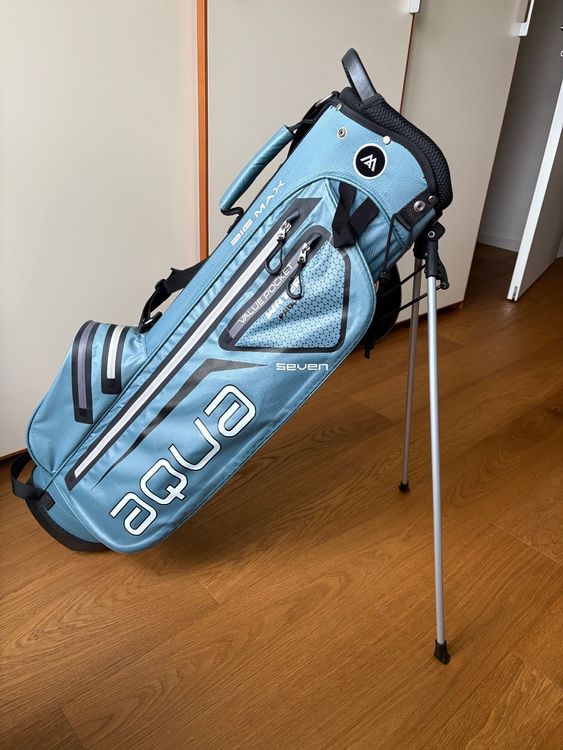 BigMax Aqua Seven Stand Golfbag Bluestone neuwertig (Gebraucht) in Baar für CHF 101 – mit ...