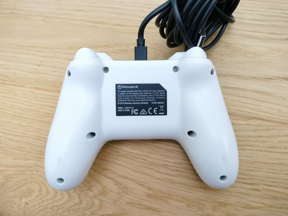 Nintendo Switch Pro Controller Yoshi Edition ab 1.- (Gebraucht) in Wil ...