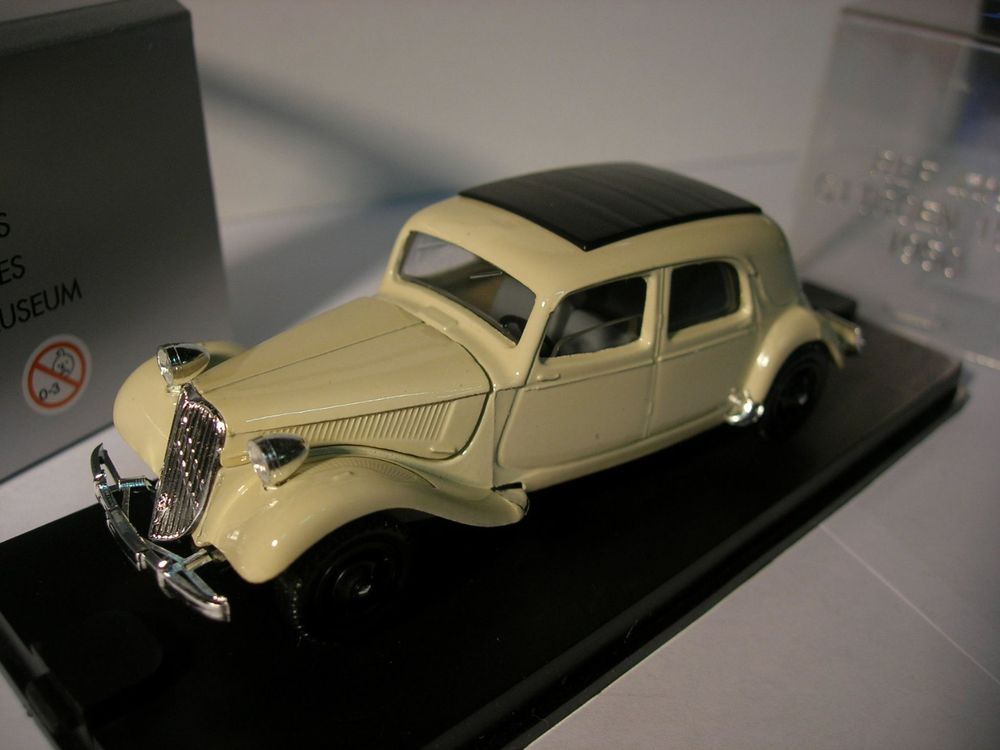 Citroen Traction 15 CV * Verem 1: 43 (Neu (gemäss Beschreibung)) in Hornussen für CHF 28.9 – mit ...