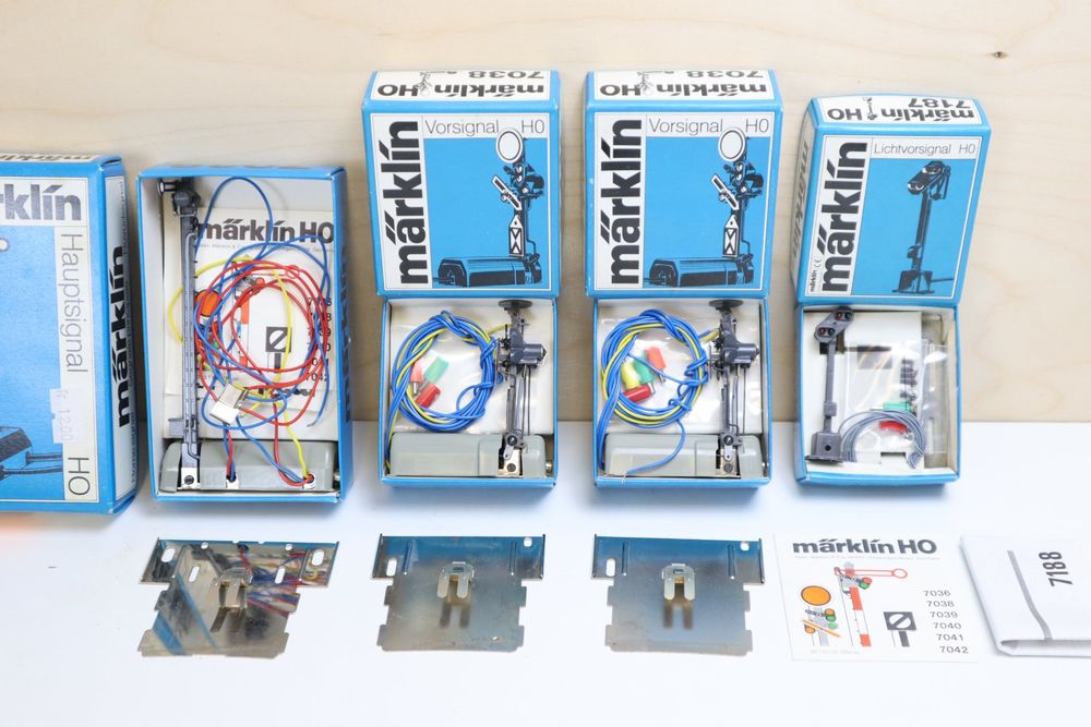 Märklin 4 x Licht Signal 7038 / 7039 / 7187 - H0 | Kaufen auf Ricardo