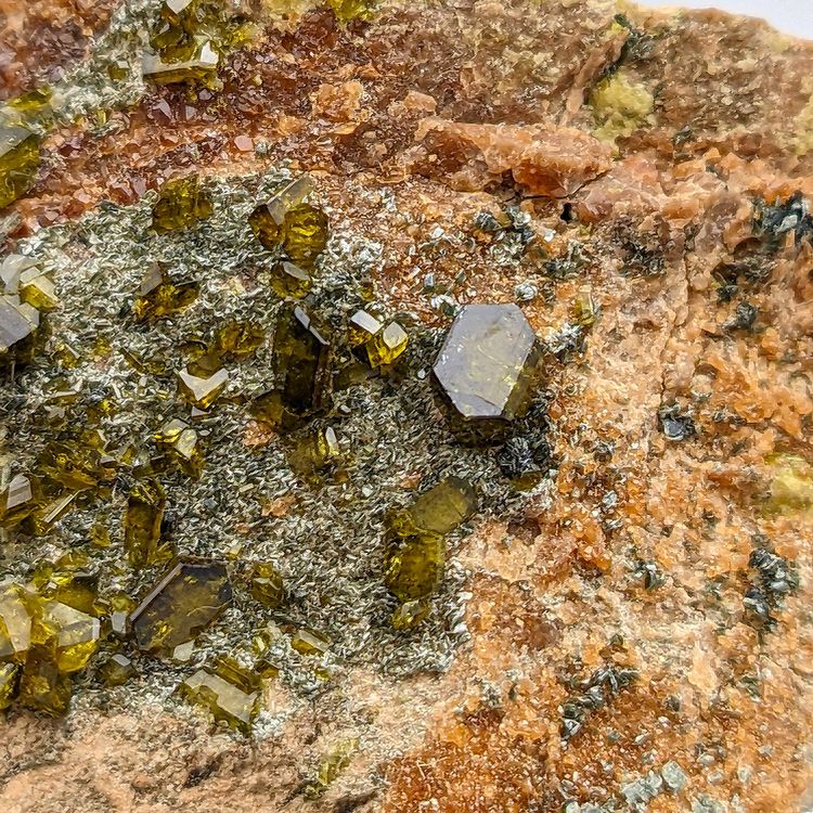 EPIDOT BRILLANT, ausgezeichnete Kristalle aus dem Piemont (Neu (gemäss Beschreibung)) in Balerna ...