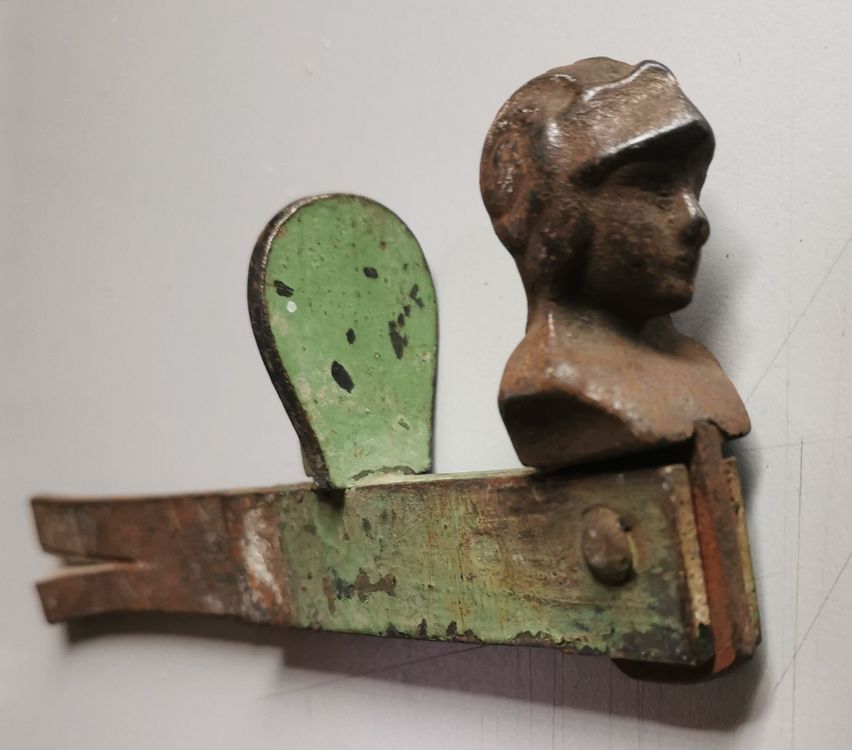 Rückhalter für Fensterladen, "Ritter"- Kopf (Gebraucht) in Vielbringen ...