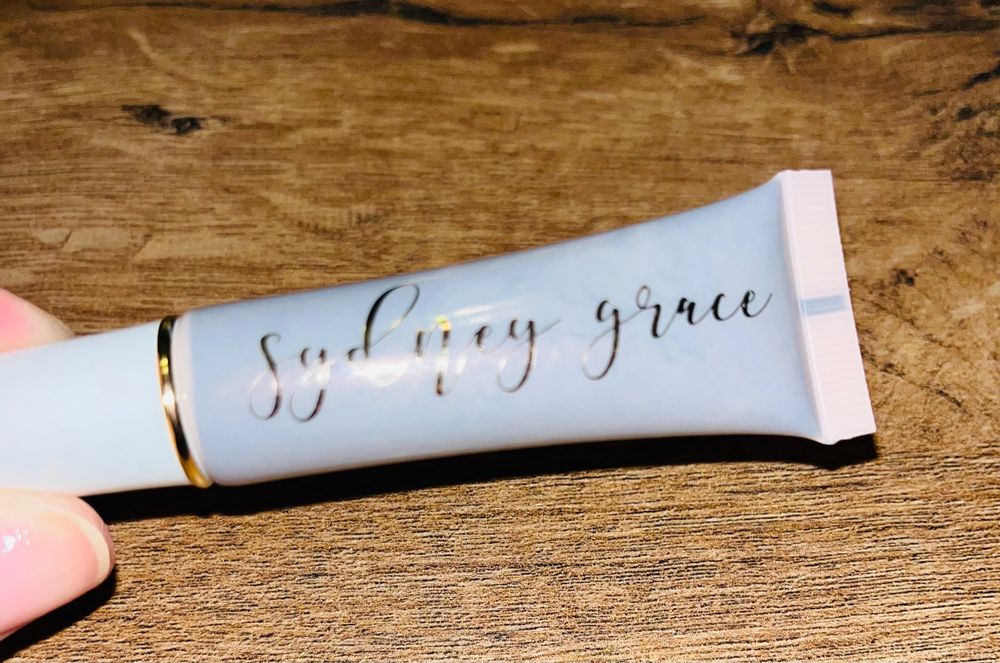 Sydney Grace cream shadow (Gebraucht) in Perrefitte für CHF 7.6 – mit ...