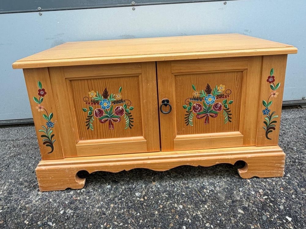 TV Möbel/ Kommode (Gebraucht) in 4852 Rothrist für CHF 5 – nur Abholung ...