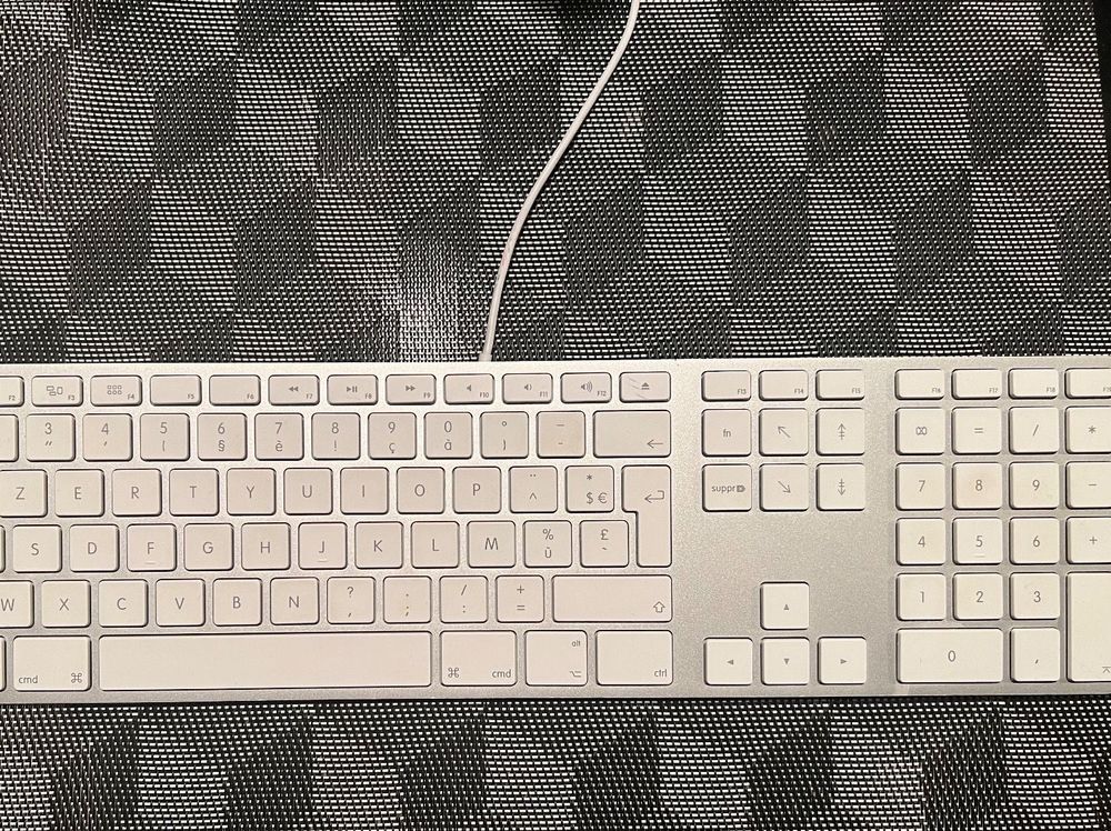 Apple Keyboard Azerty (Gebraucht) in Biel/Bienne für CHF 20 – mit ...