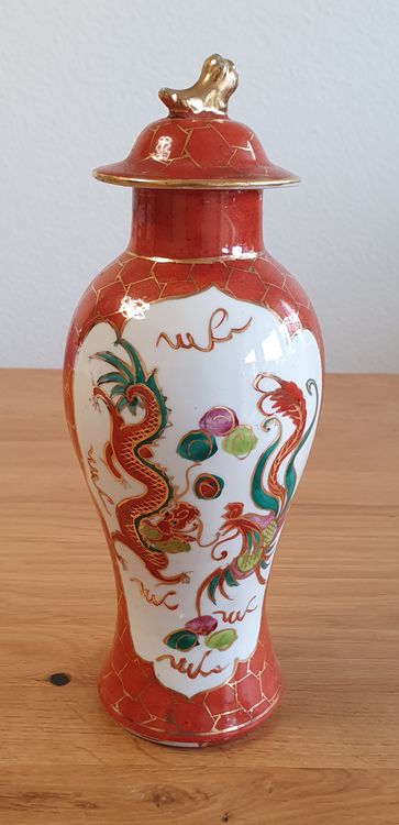 Chinesische Porzellanvase mit Deckel, Drachenmotiv (Gebraucht) in Lupfig für CHF 5 – mit ...