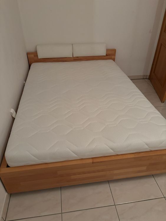 Lit double 140 en bois massif avec matelas de qualité (D'occasion) à ...