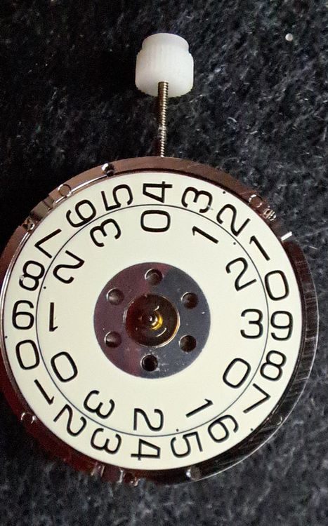 ETA Kal. 2896, grosses Datum, Swiss Made (Neu (gemäss Beschreibung)) in Biel/Bienne für CHF 79 ...