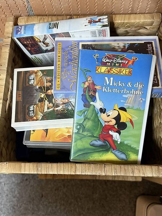 Ü 300 VHS zu verschenken (Gebraucht) in Mühlethal für CHF 1 – nur ...