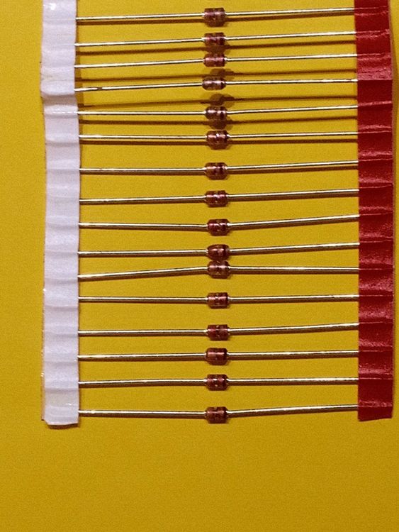 Diode 1N4001 1A-50V Glas. Set zu 100 Stk. (Neu (gemäss Beschreibung ...