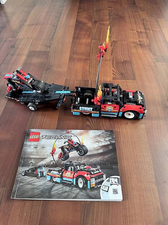 Lego Stunt-Show mit Truck und Motorrad (Gebraucht) in Uerzlikon für CHF ...