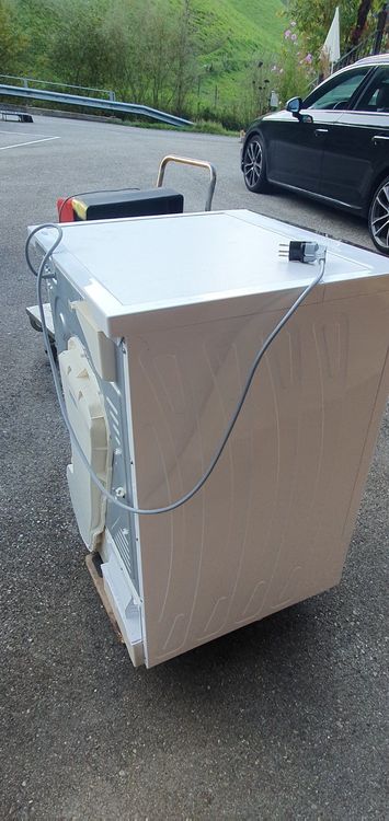 SHARP TUMBLER KD-NHH9S8GW3 16 MONATE ALT NP 849.00 (Defekt) in Langnau ...