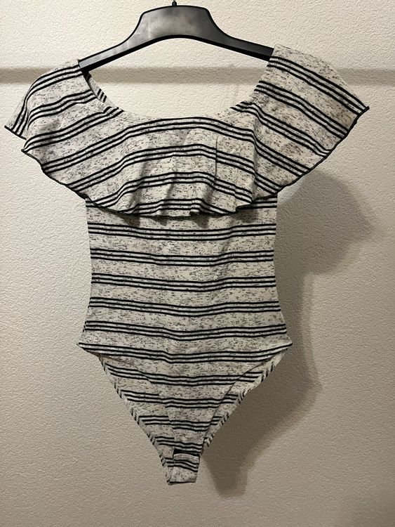 Body rayé épaule nue - Taille S - Parfait pour l'été! (D'occasion) à St ...
