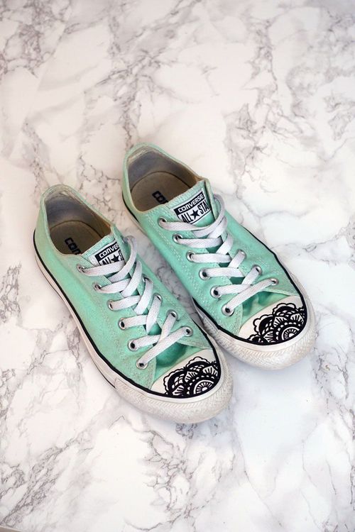 All Stars Converse Grösse 39 türkis mit Mandala (Gebraucht) in Kloten ...