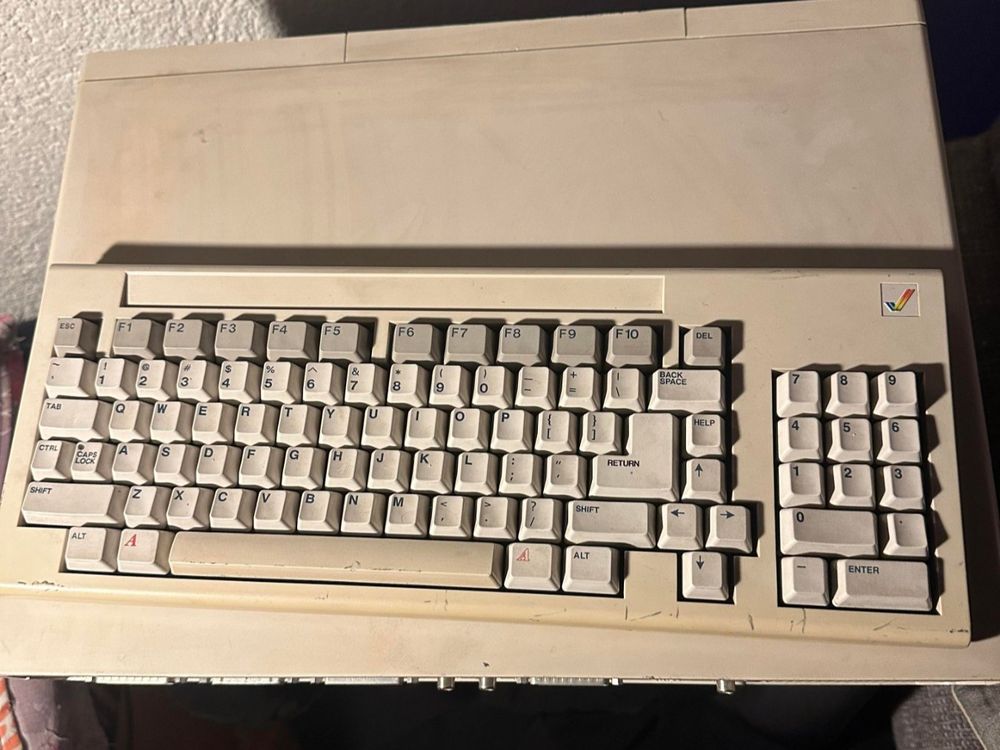 Commodore Amiga 1000 | Kaufen auf Ricardo