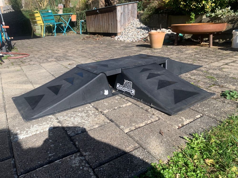RAMPAGE Fourway Funbox Skateboard-Rampe von Skatepro (Gebraucht) in ...