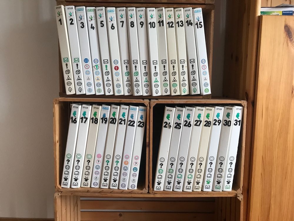 Schülermagazin Spick in Ordnern (Gebraucht) in Luzern für CHF 10 – mit ...