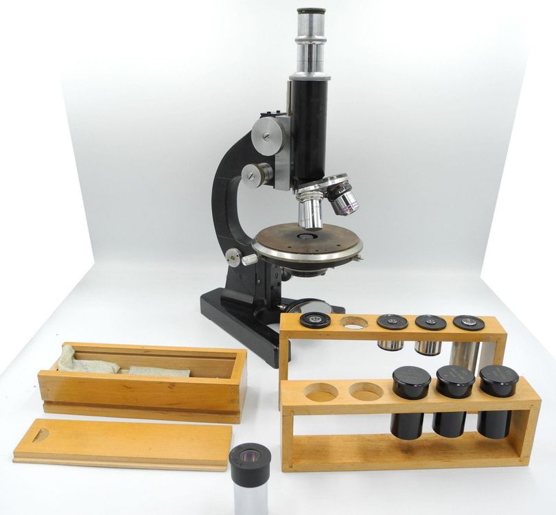 Mikroskop Henry Sutter Basel mit Holzbox (Gebraucht) in Allschwil für ...