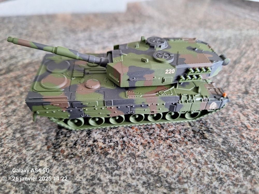 Char Panzer Léopard 2 de l'armée Suisse, en métal échelle HO (Neu und ...