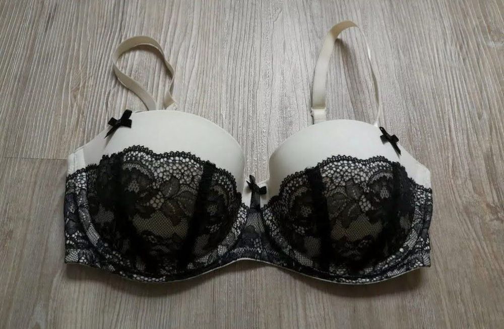 Hunkemöller BH gr. 70 D neu (Gebraucht) in für CHF 29 – mit Lieferung ...