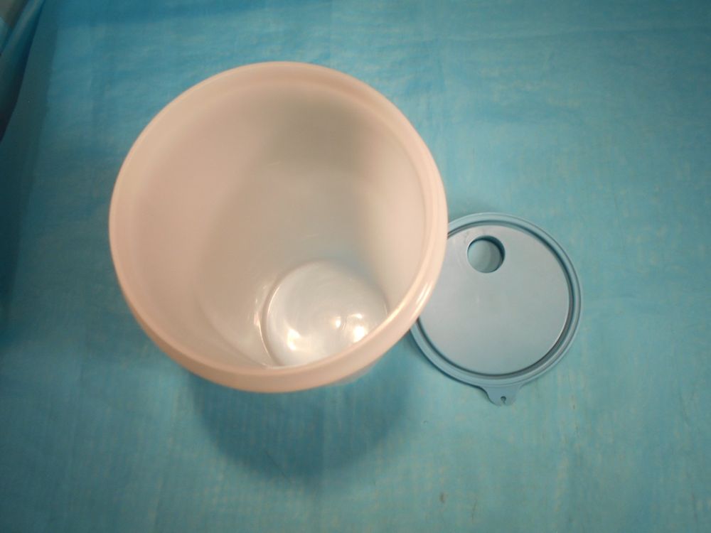Tupperware Behälter für Milch, Flüssigkeiten, etc.1.3L (Gebraucht) in ...