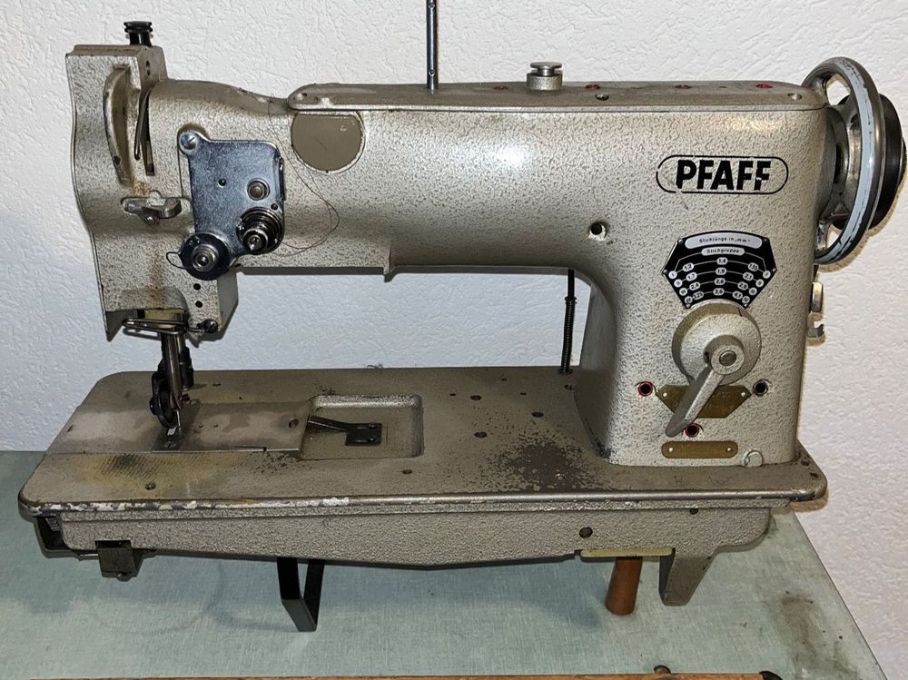 PFAFF Kl. 141-705 Einnadel-Flachbettnähmaschine (Gebraucht) in Basel ...