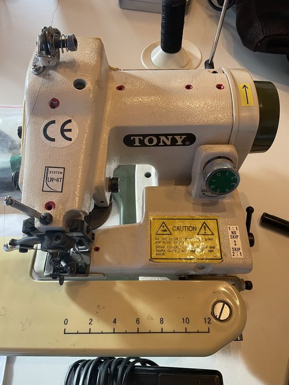 Machine à coudre Tony pour ourlets invisibles (Gebraucht) in Villiers ...