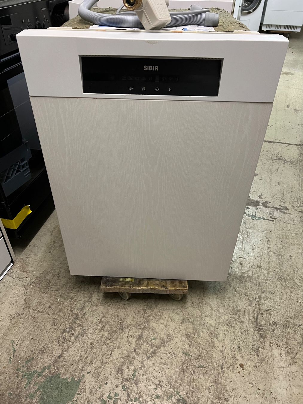 Sibir V-ZUG Adora N CH Norm Lieferung + Montage (Gebraucht) in Tuggen ...