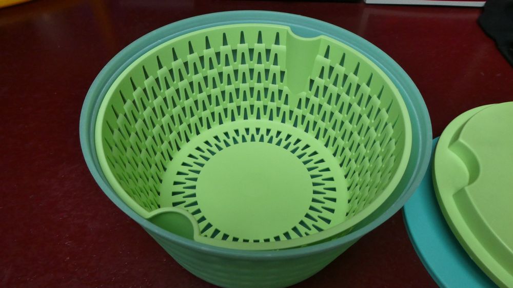 Essoreuse salade Tupperware (D'occasion) à Vauderens pour CHF 8 – avec ...