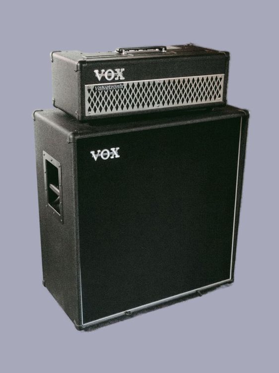 Vox Valvetronix "AD100VTH" + V412BK" mit Fussschalter (D'occasion) à ...