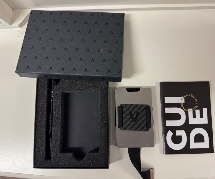 Aviator Wallet (Original) (Gebraucht) in Merenschwand für CHF 45 – mit ...