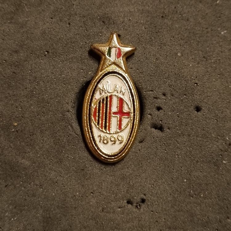 Pin , AC Milan (Gebraucht) in Heimiswil für CHF 3.5 – mit Lieferung auf ...
