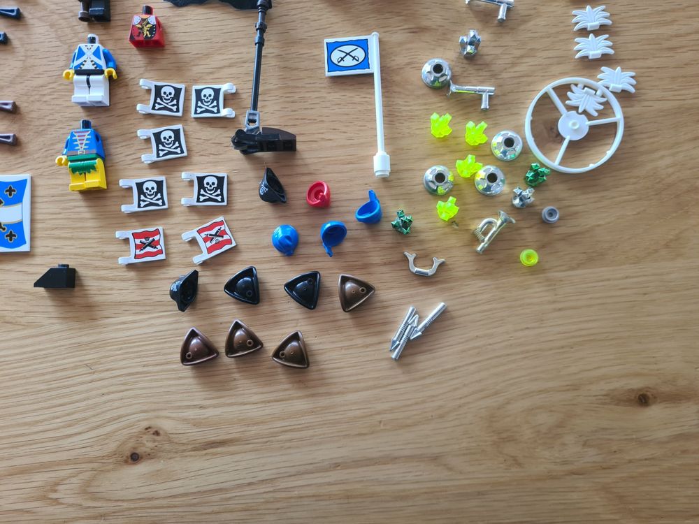 Lego Piraten Waffen Flaggen Hüte Kaufen Auf Ricardo