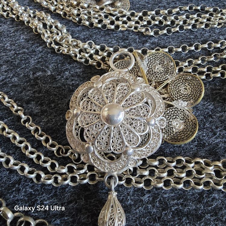 Konvolut Berner Silber Trachtenschmuck Filigran Handarbeit (Gebraucht) in Oberburg für CHF 590 ...