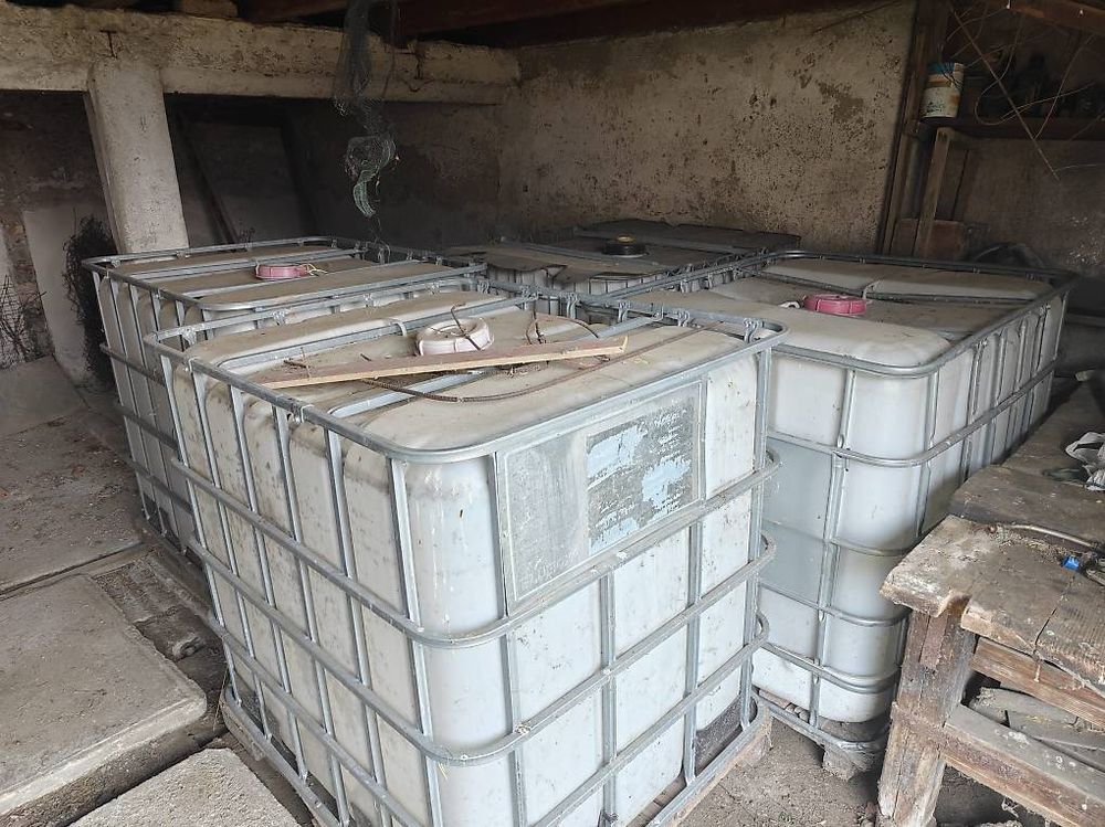 Bidoni d'acqua 1000 litri (Usato) a Lostallo per CHF 50 – solo ritiro ...