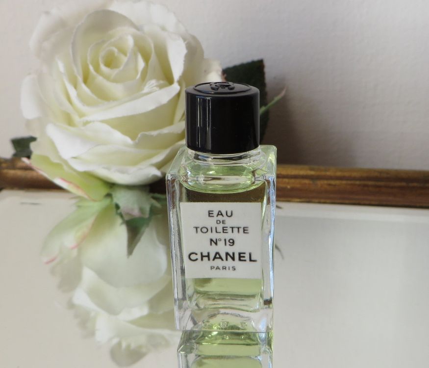 CHANEL N°19, EAU DE TOILETTE 4 ml, PARFÜM-MINI FLACON MINI (Gebraucht ...