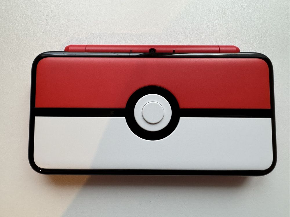 New Nintendo 2DS XL Pokemon Pokeball Edition (Gebraucht) in Arbon für ...
