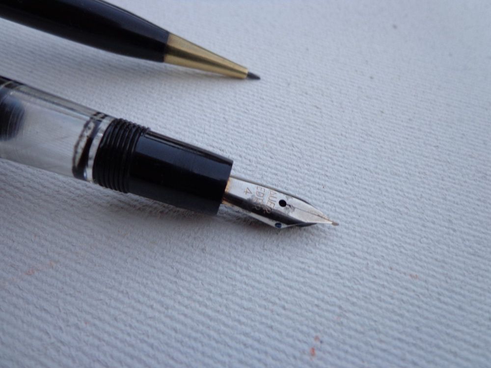 Deutscher Füller mit Dauer Feder nr. 4 (Gebraucht) in für CHF 10 – mit ...