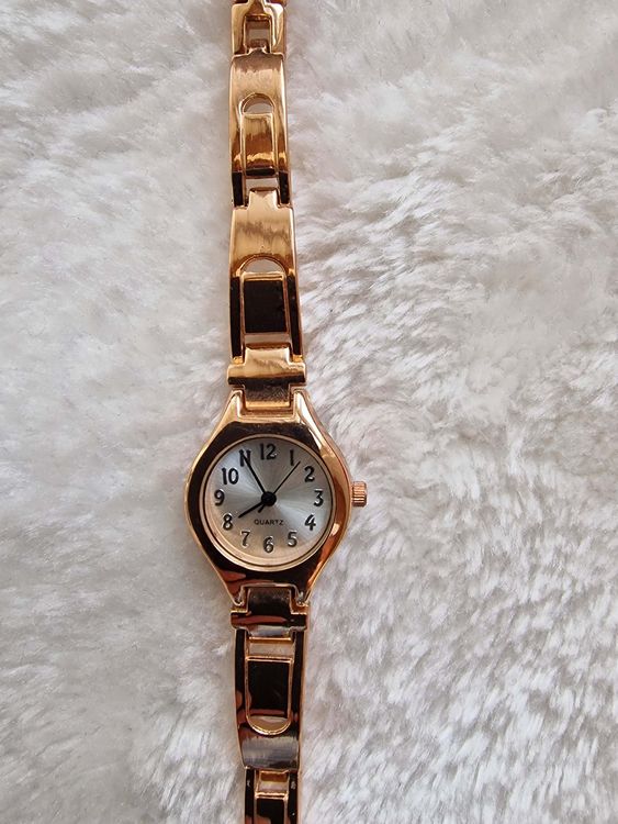 Kleine Quartz-Uhr von JG | Kaufen auf Ricardo