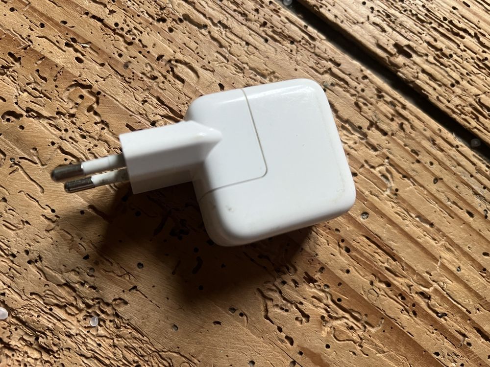 Original Apple USB Netzteil 10W mit CH Stecker | Kaufen auf Ricardo