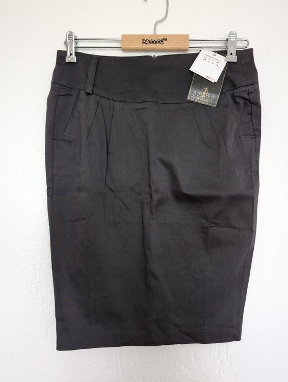 Jupe stradivarius Gr.34 (Neu und originalverpackt) in Oberegg für CHF 1 – mit Lieferung auf ...