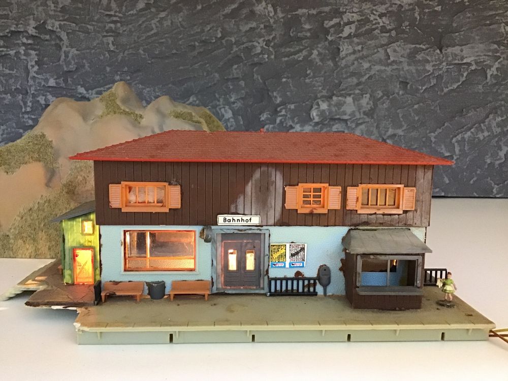 Modelleisenbahn Spur H0 Bahnhof mit Beleuchtung Faller | Kaufen auf Ricardo