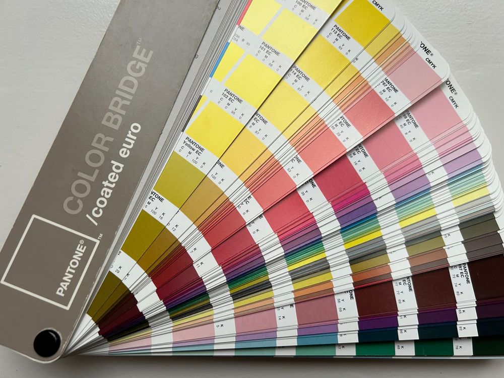 Pantone - Color Bridge/coated euro (Gebraucht) in Luzern für CHF 70 ...