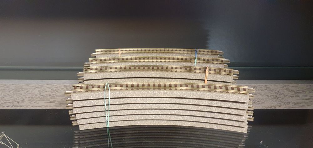 ROCO:DC: 24 X GEBOGENE SCHIENEN 61123 R3 (Gebraucht) in Biglen für CHF 26.9 – mit Lieferung auf ...