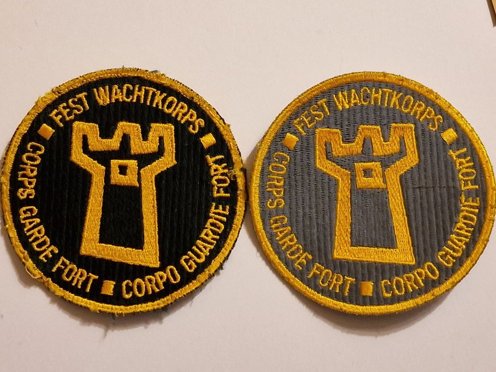 Festung Abzeichen Duo Badges Grau und Schwarz (Gebraucht) in Nyon für ...