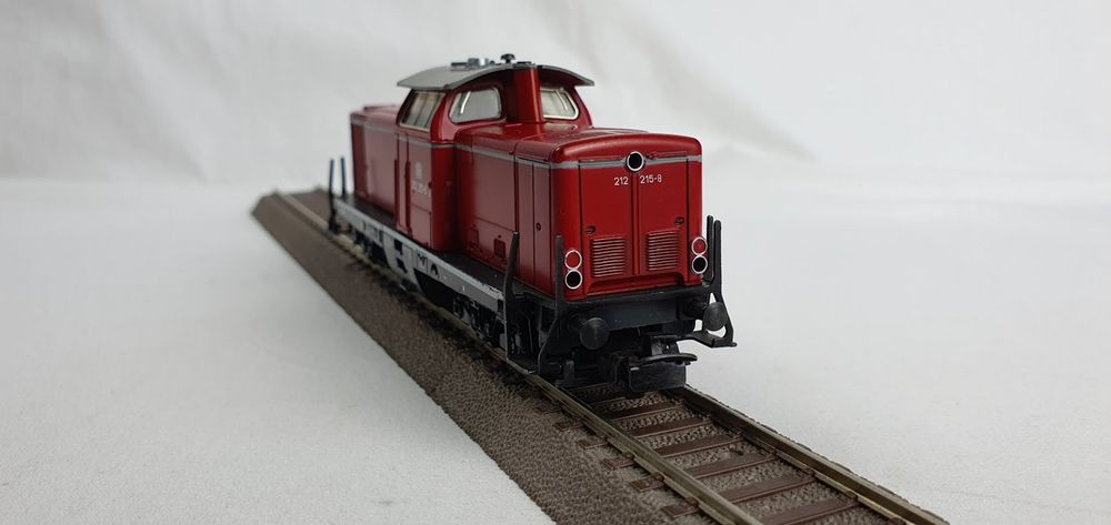 Märklin 3672 DB BR 212 215-8 Diesellok Analog, Bastler (Defekt) in Seon ...