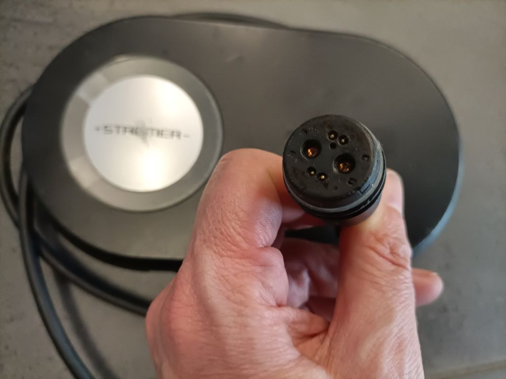 Stromer 48V Ladegerät, für ST2 bis ST7 mit Magnetstecker (Defekt) in Oberentfelden für CHF 81 ...