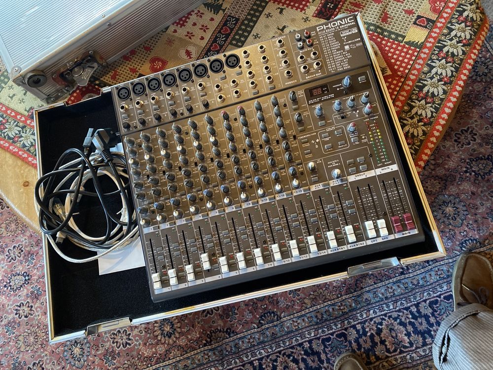 Phonic Helix Board 18 Universal Mischpult (Gebraucht) in Sta. Maria V ...