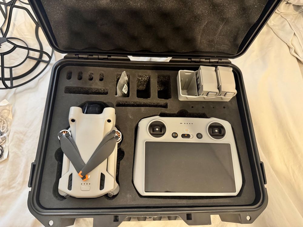 DJI Mini 3 Pro mit RC Controller | Kaufen auf Ricardo